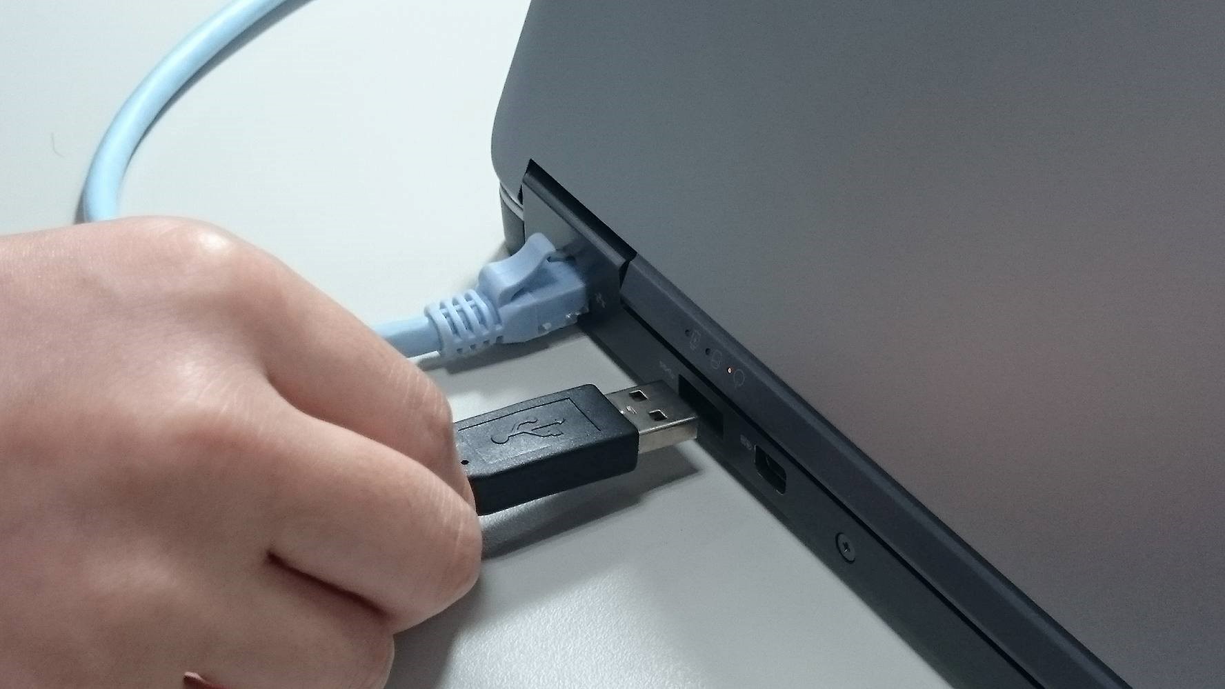 [All cameras][PTZ Compatible] How to use the joystick to control a PTZ ...